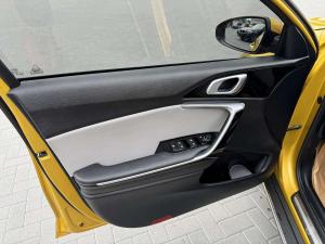 Yellow Kia XCeed 2020 in Telschi, with an engine capacity of 1.60 L and mileage of 149 thousand km for 11800 €, photo 19 on AUTOMOTO.COM.LV