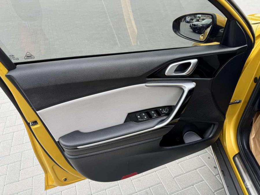 Yellow Kia XCeed 2020 in Telschi, with an engine capacity of 1.60 L and mileage of 149 thousand km for 11800 €, photo 19 on AUTOMOTO.COM.LV
