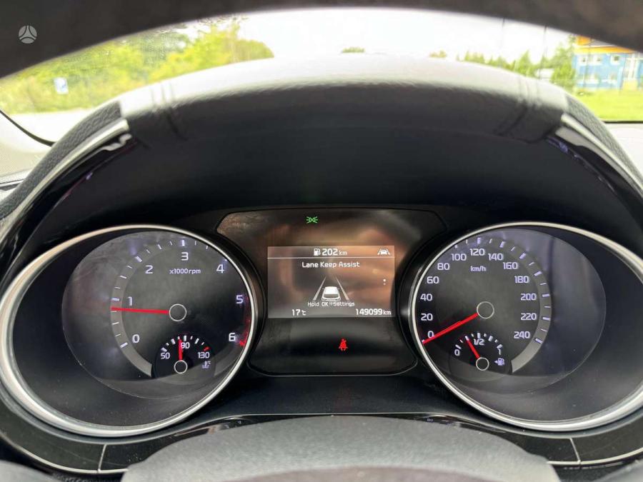 Yellow Kia XCeed 2020 in Telschi, with an engine capacity of 1.60 L and mileage of 149 thousand km for 11800 €, photo 32 on AUTOMOTO.COM.LV