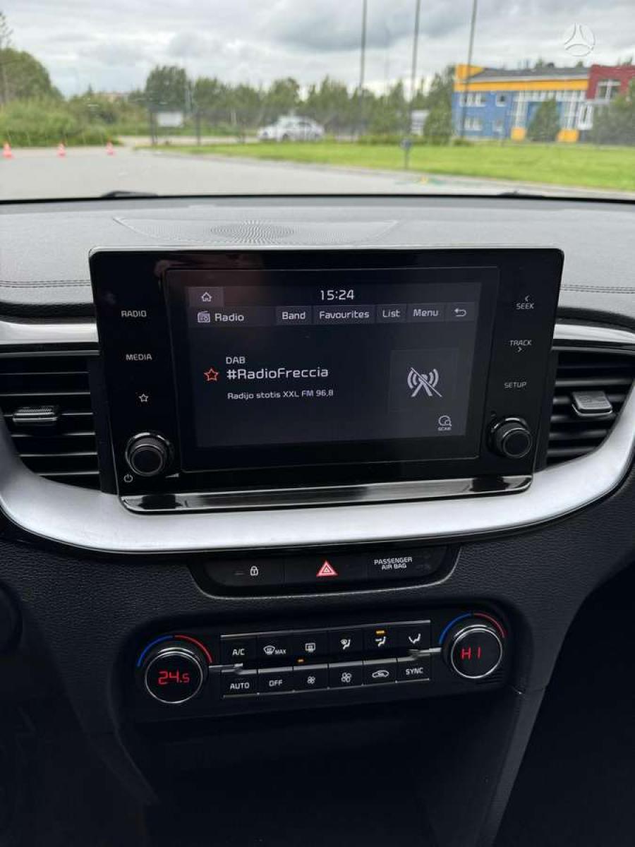 Yellow Kia XCeed 2020 in Telschi, with an engine capacity of 1.60 L and mileage of 149 thousand km for 11800 €, photo 33 on AUTOMOTO.COM.LV