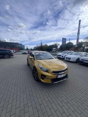 Желтый Киа XCeed 2020 в Шяуляй, объемом двигателя 1.59 л и пробегом 35 тыс. км за 18900 €, фото 3 на AUTOMOTO.COM.LV