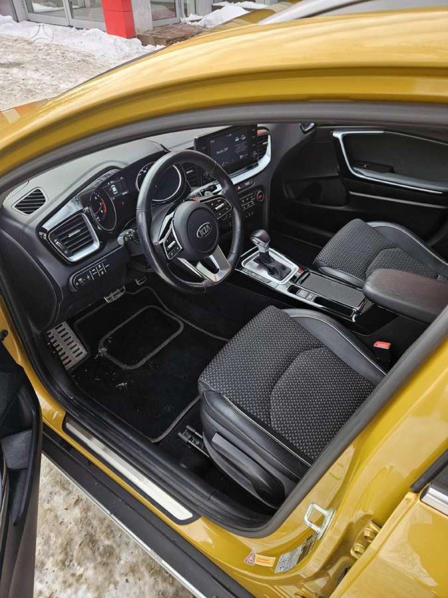 Yellow Kia XCeed 2021 in Klaipeda, with an engine capacity of 1.48 L and mileage of 86 thousand km for 18900 €, photo 5 on AUTOMOTO.COM.LV
