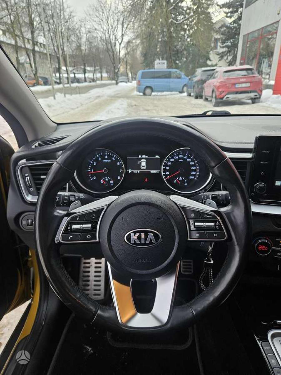 Yellow Kia XCeed 2021 in Klaipeda, with an engine capacity of 1.48 L and mileage of 86 thousand km for 18900 €, photo 6 on AUTOMOTO.COM.LV