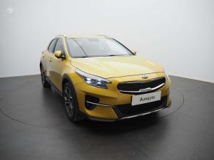 Yellow Kia XCeed 2021 in Vilnius, with an engine capacity of 1.48 L and mileage of 90 thousand km for 16500 €, photo 3 on AUTOMOTO.COM.LV