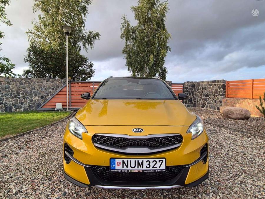 Dzeltens Kia XCeed 2021 Marijampole, ar dzinēja tilpumu 1.60 L un nobraukumu 147 tūkst. km par 14400 €, foto 1 vietnē AUTOMOTO.COM.LV