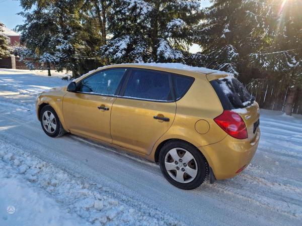 Dzeltens Kia XCeed 2008 Marijampole, ar dzinēja tilpumu 1.40 L un nobraukumu 141 tūkst. km par 1150 €, foto 6 vietnē AUTOMOTO.COM.LV