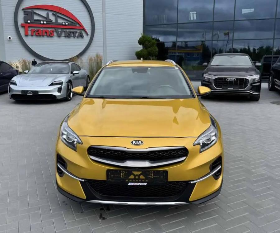 Yellow Kia XCeed 2020 in Telschi, with an engine capacity of 1.60 L and mileage of 149 thousand km for 11790 €, photo 4 on AUTOMOTO.COM.LV