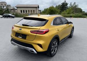 Yellow Kia XCeed 2020 in Telschi, with an engine capacity of 1.60 L and mileage of 149 thousand km for 11790 €, photo 10 on AUTOMOTO.COM.LV