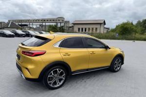 Yellow Kia XCeed 2020 in Telschi, with an engine capacity of 1.60 L and mileage of 149 thousand km for 11790 €, photo 11 on AUTOMOTO.COM.LV