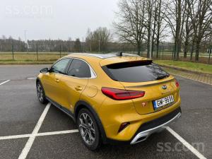 Желтый Киа XCeed 2021 в Валмиера, объемом двигателя 1.60 л и пробегом 150 тыс. км за 12500 €, фото 5 на AUTOMOTO.COM.LV