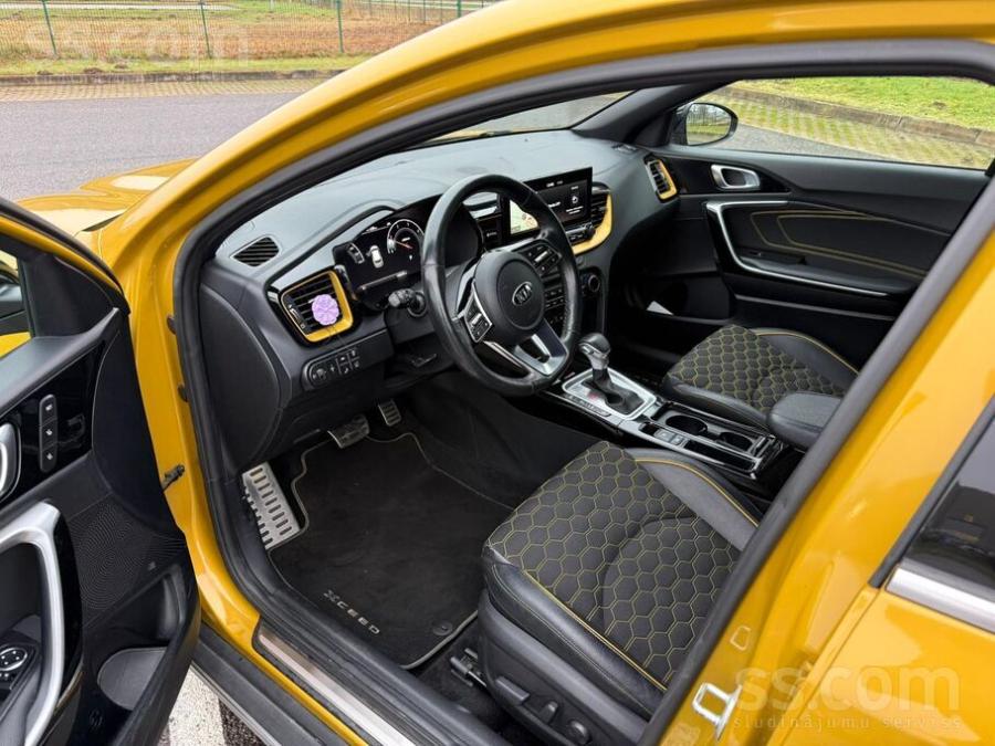 Желтый Киа XCeed 2021 в Валмиера, объемом двигателя 1.60 л и пробегом 150 тыс. км за 12500 €, фото 9 на AUTOMOTO.COM.LV