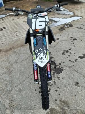 KTM 125 SX 2023 Jehvi, ar dzinēja tilpumu 0.13 L un nobraukumu 0 tūkst. km par 4150 €, foto 9 vietnē AUTOMOTO.COM.LV