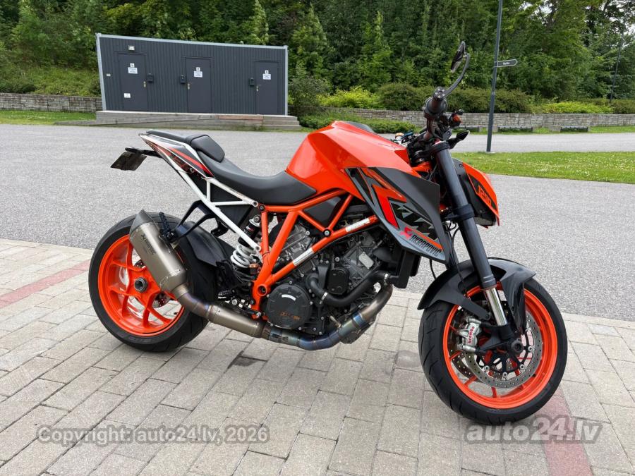 Black KTM 1290 Super Duke 2014 in Rakvere, with an engine capacity of 1.30 L and mileage of 36 thousand km for 7200 €, photo 3 on AUTOMOTO.COM.LV