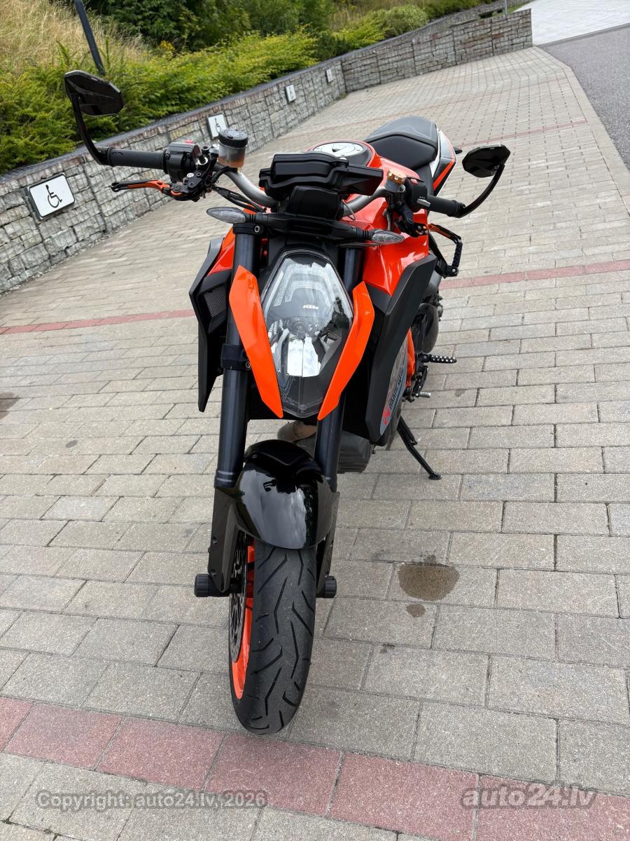 Black KTM 1290 Super Duke 2014 in Rakvere, with an engine capacity of 1.30 L and mileage of 36 thousand km for 7200 €, photo 4 on AUTOMOTO.COM.LV