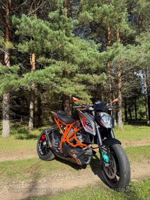 Black KTM 1290 Super Duke 2014 in Tartu, with an engine capacity of 1.30 L and mileage of 46 thousand km for 7500 €, photo 11 on AUTOMOTO.COM.LV