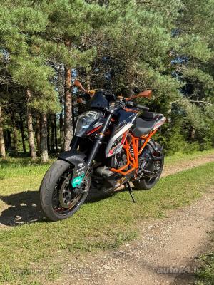 Black KTM 1290 Super Duke 2014 in Tartu, with an engine capacity of 1.30 L and mileage of 46 thousand km for 7500 €, photo 12 on AUTOMOTO.COM.LV