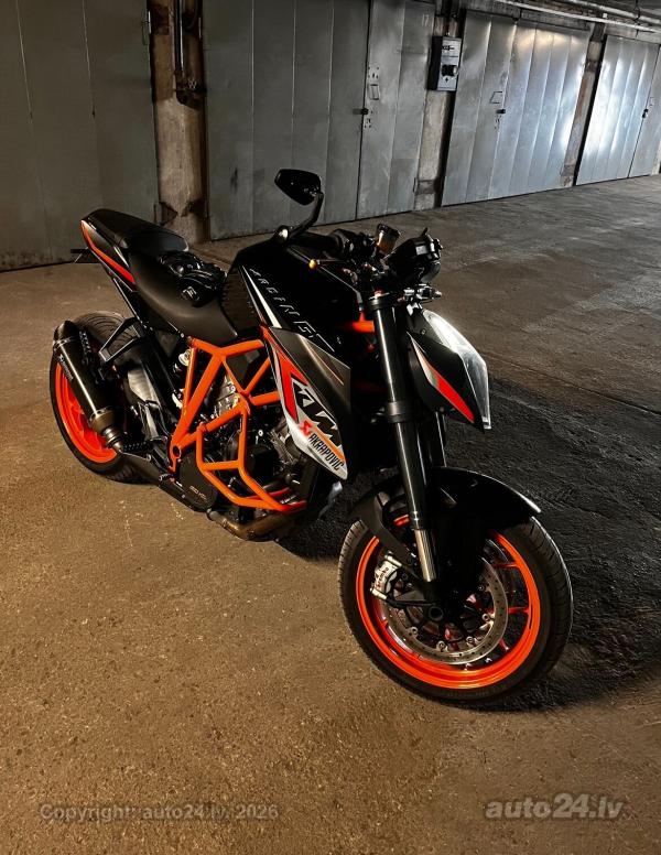 КТМ 1290 Super Duke 2015 в Таллин, объемом двигателя 0.00 л и пробегом 39 тыс. км за 6700 €, фото 4 на AUTOMOTO.COM.LV