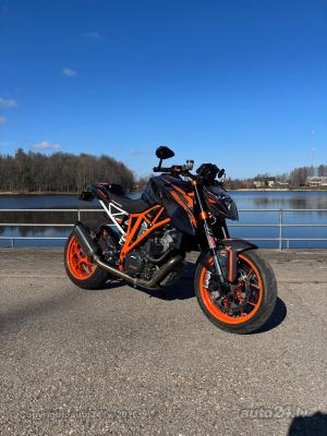 KTM 1290 Super Duke 2016 Pelva, ar dzinēja tilpumu 1.30 L un nobraukumu 24 tūkst. km par 8500 €, foto  vietnē AUTOMOTO.COM.LV