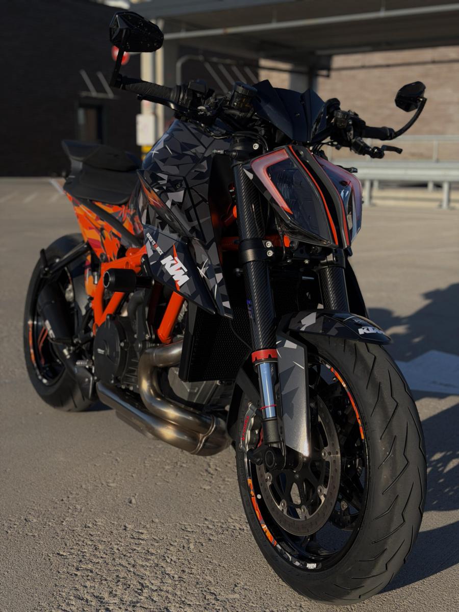 KTM 1290 Super Duke 2021 in Vilnius, with an engine capacity of 0.80 L and mileage of 3 thousand km for 12500 €, photo 4 on AUTOMOTO.COM.LV