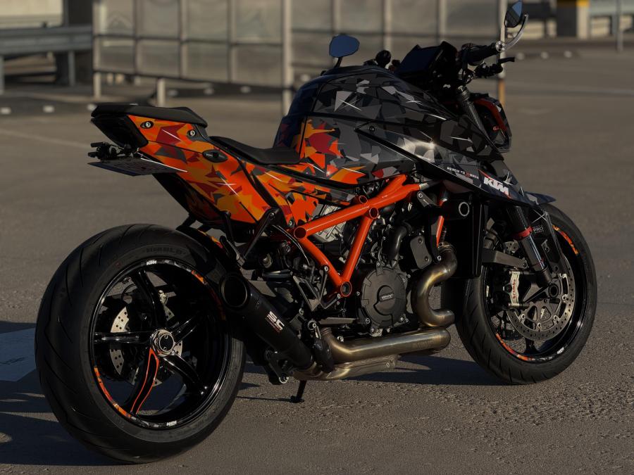 KTM 1290 Super Duke 2021 in Vilnius, with an engine capacity of 0.80 L and mileage of 3 thousand km for 12500 €, photo 8 on AUTOMOTO.COM.LV