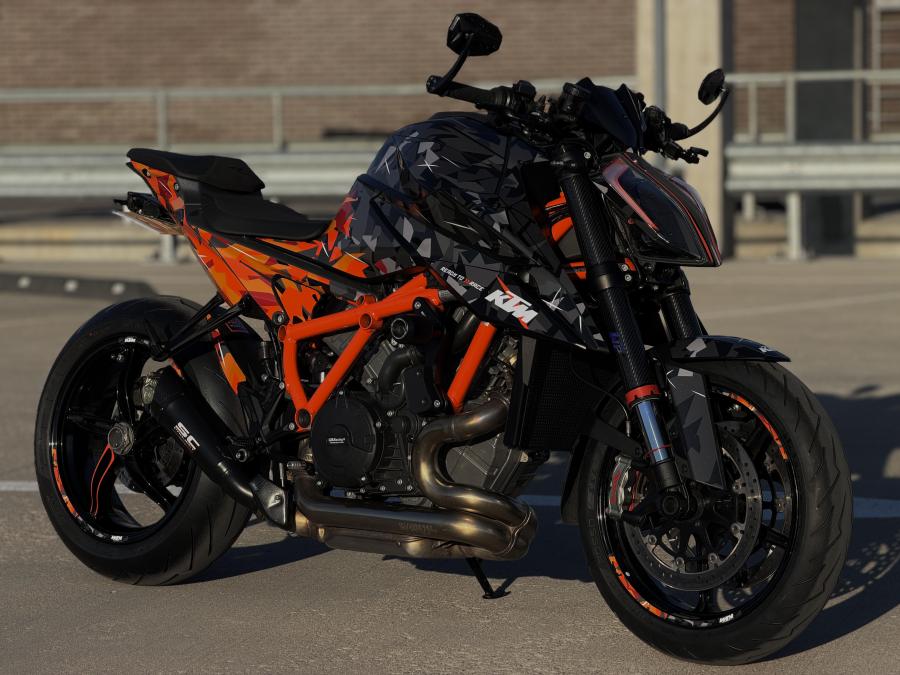 KTM 1290 Super Duke 2021 in Vilnius, with an engine capacity of 0.80 L and mileage of 3 thousand km for 12500 €, photo 9 on AUTOMOTO.COM.LV