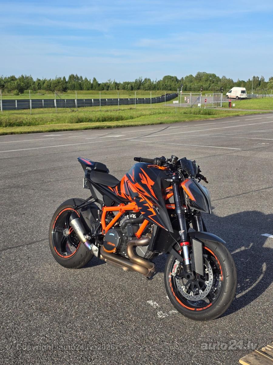 КТМ 1290 Super Duke 2021 в Таллин, объемом двигателя 1.30 л и пробегом 23 тыс. км за 11500 €, фото 3 на AUTOMOTO.COM.LV