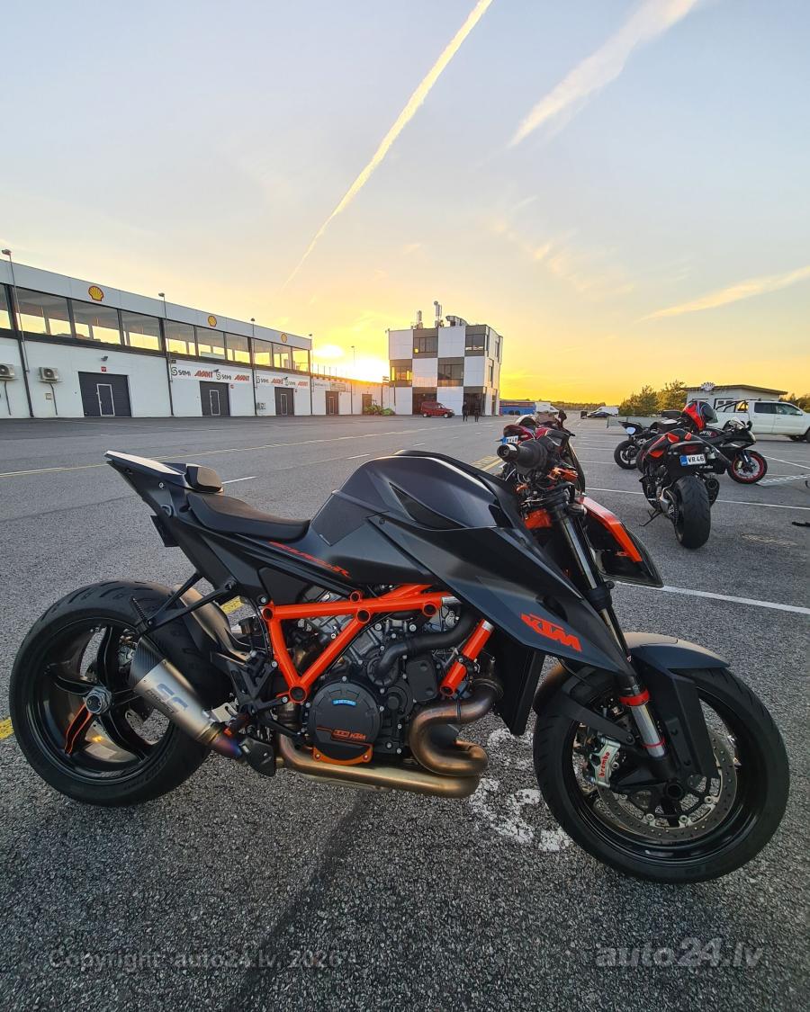 КТМ 1290 Super Duke 2021 в Таллин, объемом двигателя 1.30 л и пробегом 23 тыс. км за 11500 €, фото 4 на AUTOMOTO.COM.LV