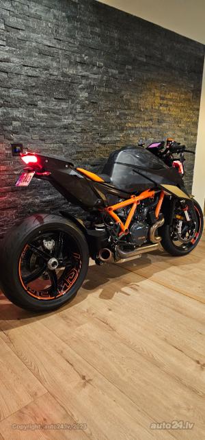 KTM 1290 Super Duke 2022 in Tallinn, with an engine capacity of 1.30 L and mileage of 10 thousand km for 13500 €, photo 4 on AUTOMOTO.COM.LV