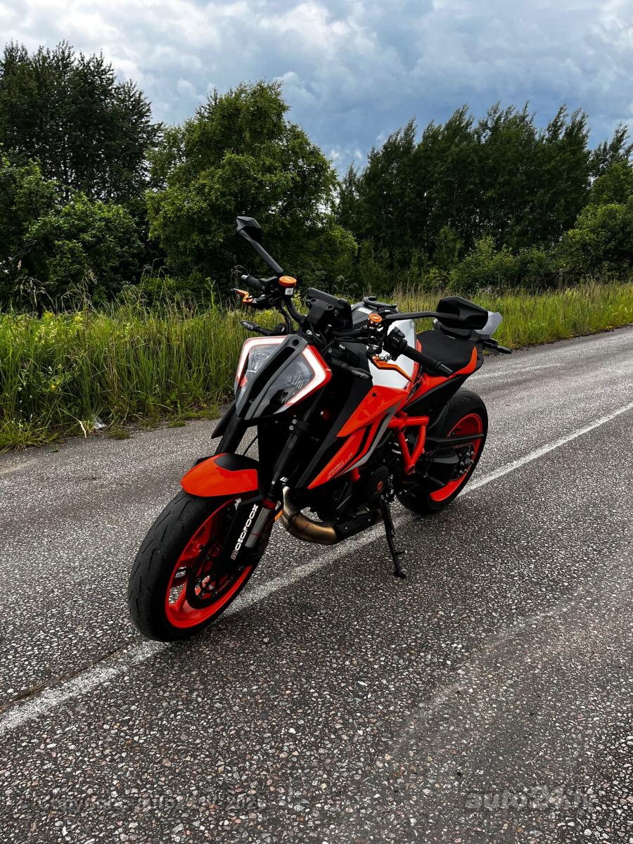 KTM 1290 Super Duke 2022 in Tallinn, with an engine capacity of 0.00 L and mileage of 18 thousand km for 12800 €, photo 1 on AUTOMOTO.COM.LV