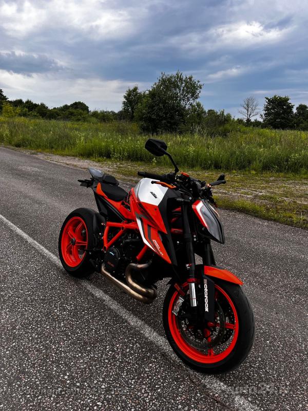 KTM 1290 Super Duke 2022 in Tallinn, with an engine capacity of 0.00 L and mileage of 18 thousand km for 12800 €, photo 2 on AUTOMOTO.COM.LV