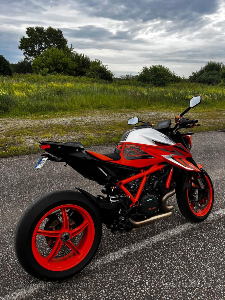 KTM 1290 Super Duke 2022 in Tallinn, with an engine capacity of 0.00 L and mileage of 18 thousand km for 12800 €, photo 4 on AUTOMOTO.COM.LV
