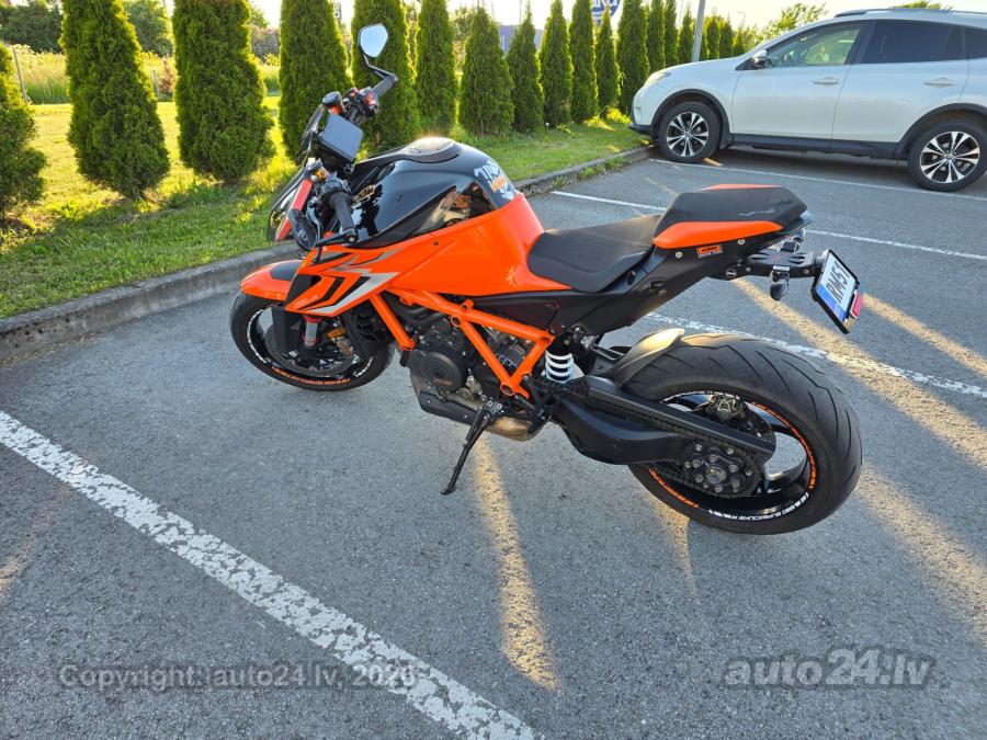 Orange KTM 1290 Super Duke 2021 in Tallinn, with an engine capacity of 1.30 L and mileage of 10 thousand km for 12200 €, photo 5 on AUTOMOTO.COM.LV