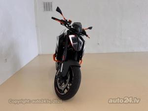 White KTM 1290 Super Duke 2019 in Rakvere, with an engine capacity of 1.30 L and mileage of 20 thousand km for 12490 €, photo 5 on AUTOMOTO.COM.LV