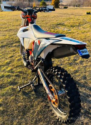 KTM 250 EXC-F 2022 Tartu, ar dzinēja tilpumu 0.25 L un nobraukumu 0 tūkst. km par 6400 €, foto 5 vietnē AUTOMOTO.COM.LV