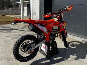 Orange KTM 250 EXC-F 2025 in Saku, with an engine capacity of 0.25 L and mileage of 82 thousand km for 6899 €, photo 6 on AUTOMOTO.COM.LV