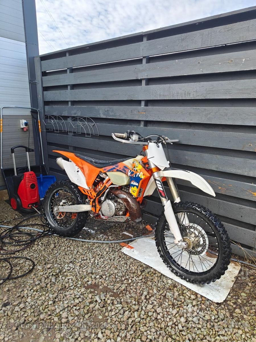 KTM 250 EXC 2012 in Tallinn, with an engine capacity of 0.25 L and mileage of 0 thousand km for 2100 €, photo 2 on AUTOMOTO.COM.LV