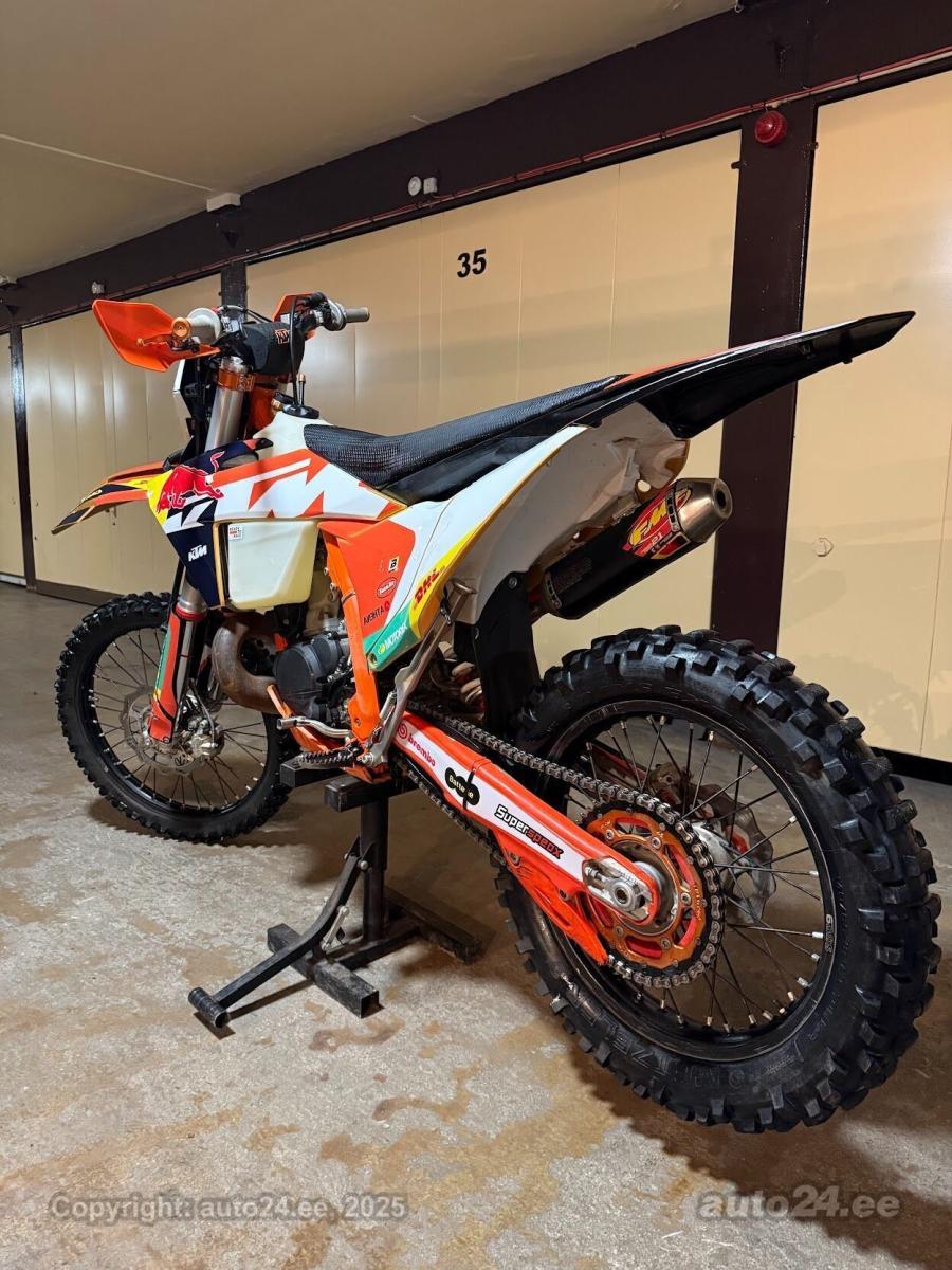 KTM 250 EXC 2024 Tallina, ar dzinēja tilpumu 0.25 L un nobraukumu 81 tūkst. km par 7900 €, foto 2 vietnē AUTOMOTO.COM.LV