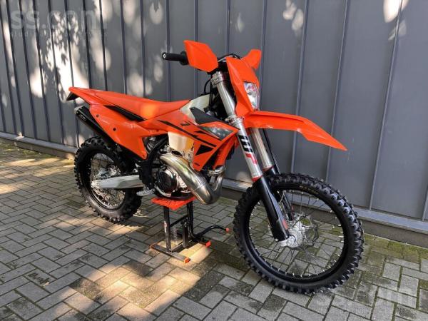 KTM 250 EXC 2025 Rīga, ar dzinēja tilpumu 0.25 L un nobraukumu 0 tūkst. km par 9800 €, foto 2 vietnē AUTOMOTO.COM.LV
