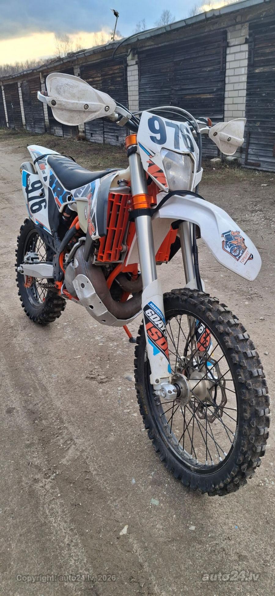 White KTM 250 EXC 2015 in Voru, with an engine capacity of 0.25 L and mileage of 0 thousand km for 3000 €, photo 2 on AUTOMOTO.COM.LV