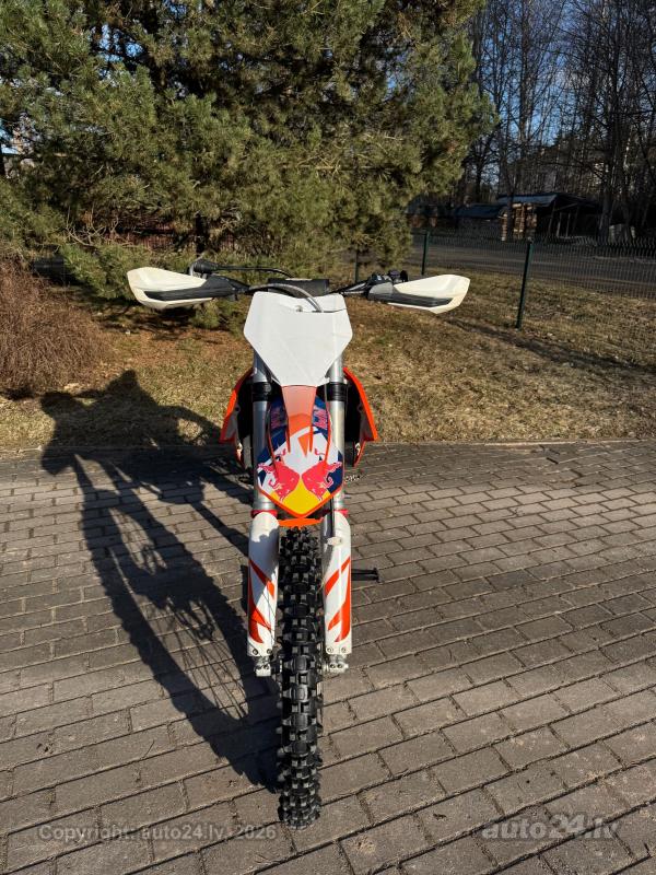 Melns KTM 250 SX-F 2020 Valga, ar dzinēja tilpumu 0.25 L un nobraukumu 156 tūkst. km par 4199 €, foto 3 vietnē AUTOMOTO.COM.LV