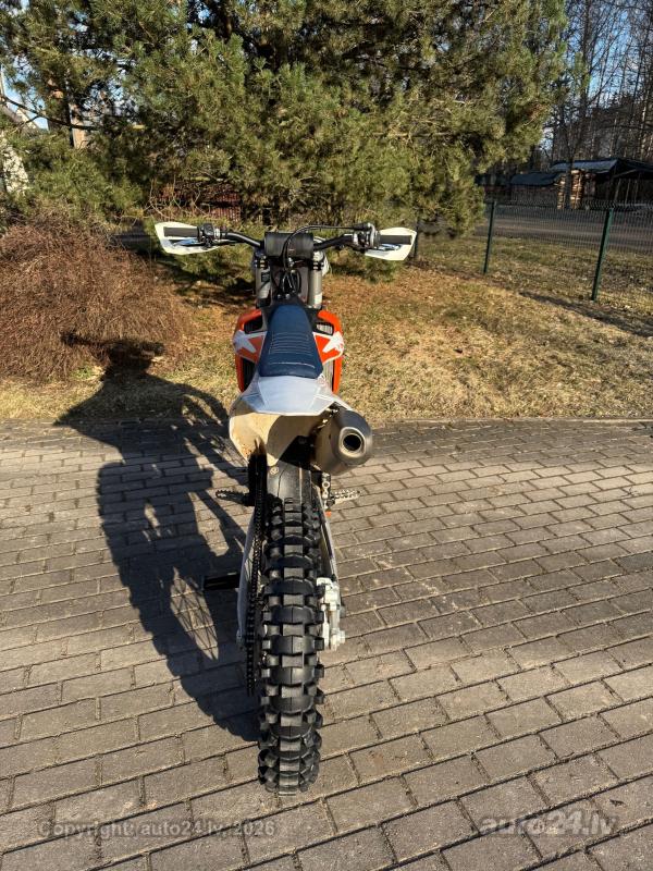 Melns KTM 250 SX-F 2020 Valga, ar dzinēja tilpumu 0.25 L un nobraukumu 156 tūkst. km par 4199 €, foto 4 vietnē AUTOMOTO.COM.LV