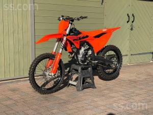 KTM 250 SX-F 2025 Rīga, ar dzinēja tilpumu 0.25 L un nobraukumu 0 tūkst. km par 6900 €, foto 4 vietnē AUTOMOTO.COM.LV