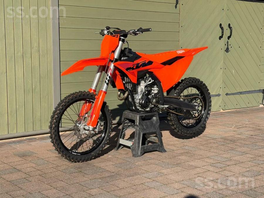 KTM 250 SX-F 2025 Rīga, ar dzinēja tilpumu 0.25 L un nobraukumu 0 tūkst. km par 6900 €, foto 4 vietnē AUTOMOTO.COM.LV