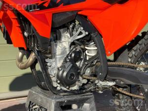 KTM 250 SX-F 2025 Rīga, ar dzinēja tilpumu 0.25 L un nobraukumu 0 tūkst. km par 6900 €, foto 7 vietnē AUTOMOTO.COM.LV