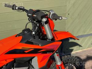 KTM 250 SX-F 2025 Rīga, ar dzinēja tilpumu 0.25 L un nobraukumu 0 tūkst. km par 6900 €, foto 8 vietnē AUTOMOTO.COM.LV