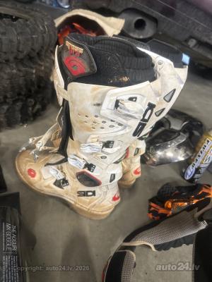 Orange KTM 250 SX-F 2018 in Viljandi, with an engine capacity of 0.25 L and mileage of 128 thousand km for 3799 €, photo 29 on AUTOMOTO.COM.LV