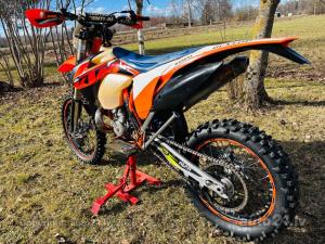 KTM 300 EXC 2015 Tartu, ar dzinēja tilpumu 0.30 L un nobraukumu 140 tūkst. km par 3500 €, foto 7 vietnē AUTOMOTO.COM.LV