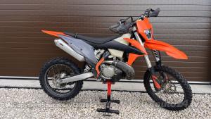 KTM 300 EXC 2020 Pērnava, ar dzinēja tilpumu 0.30 L un nobraukumu 0 tūkst. km par 4800 €, foto 4 vietnē AUTOMOTO.COM.LV