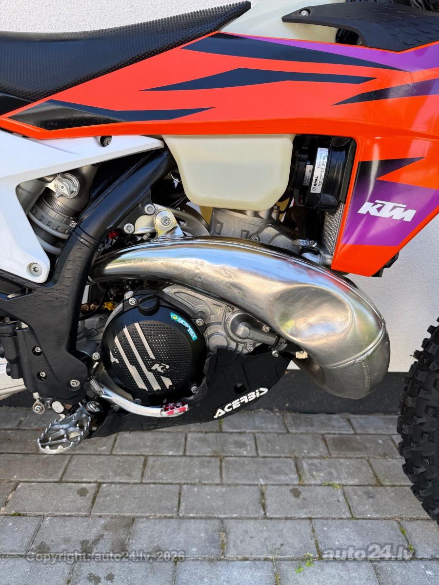 KTM 300 EXC 2024 Tallina, ar dzinēja tilpumu 0.30 L un nobraukumu 0 tūkst. km par 6900 €, foto 7 vietnē AUTOMOTO.COM.LV