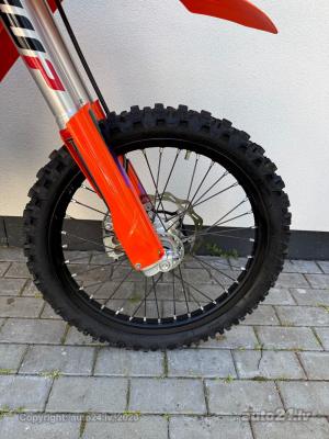 KTM 300 EXC 2024 Tallina, ar dzinēja tilpumu 0.30 L un nobraukumu 0 tūkst. km par 6900 €, foto 8 vietnē AUTOMOTO.COM.LV